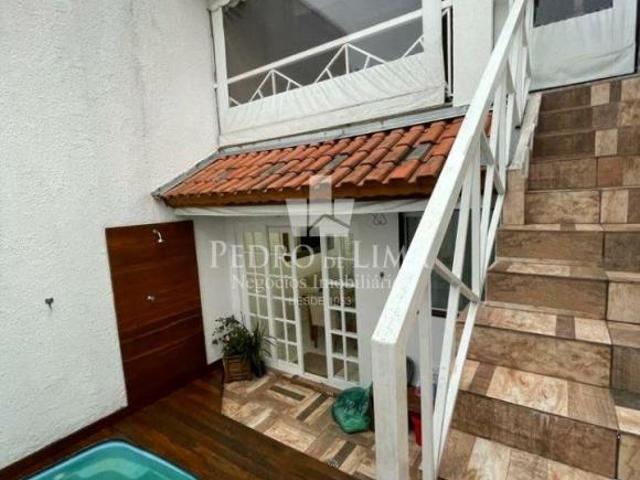 Casa com piscina, 3 quartos sendo 1 suíte, 4 vagas de garagem na Vila Formosa