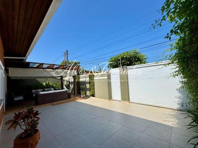 Casa com Piscina 3 Quartos sendo 2 Suítes em Peruíbe, Bairro Stella Maris
