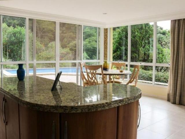 Casa com piscina, 4 dorm, 3 vagas cob470 m Alphaville Graciosa Pinhais PR