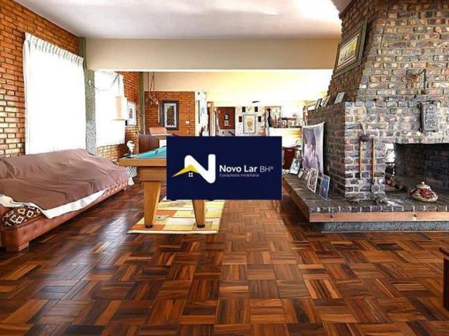Casa com piscina, 591m², 5 quartos, 3 suítes, 4 vagas no Santa Lúcia