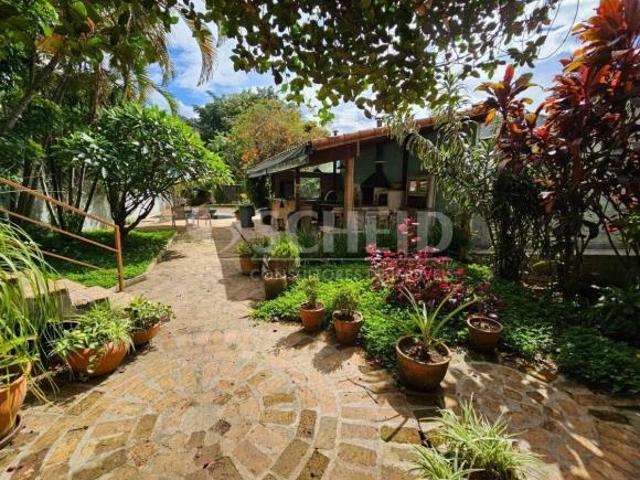 Casa com piscina 5 dormitórios, sendo 4 suites, 5 vagas, 582 m2