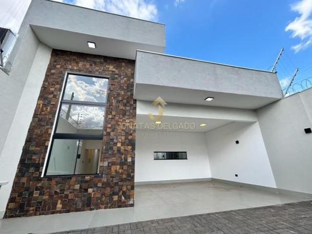 Casa com piscina!