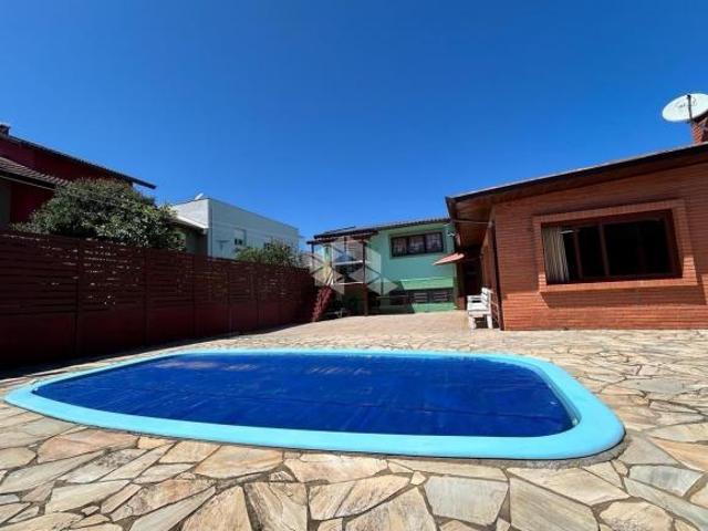 Casa com Piscina