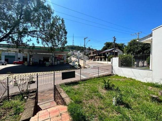Casa com ponto comercial