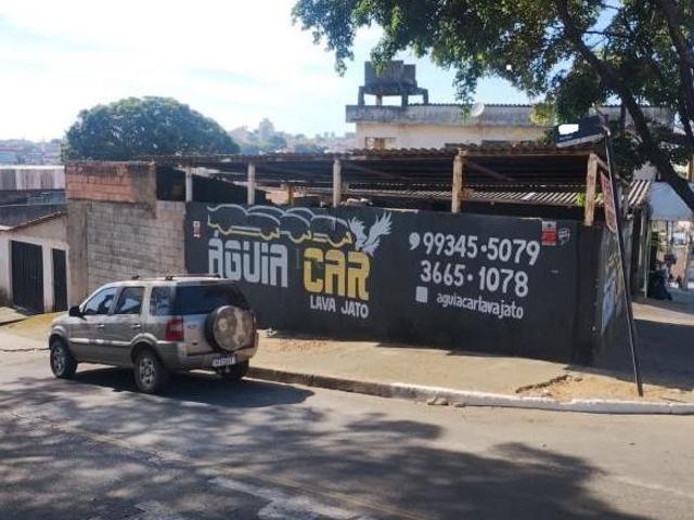 CASA COM PONTO COMERCIAL