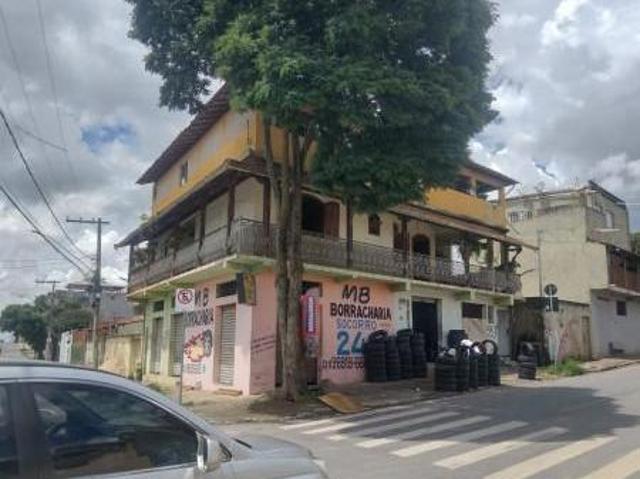 CASA COM PONTO COMERCIAL
