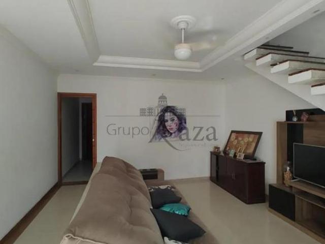 Casa com Ponto Comercial Centro 3 Dormitórios 366m²