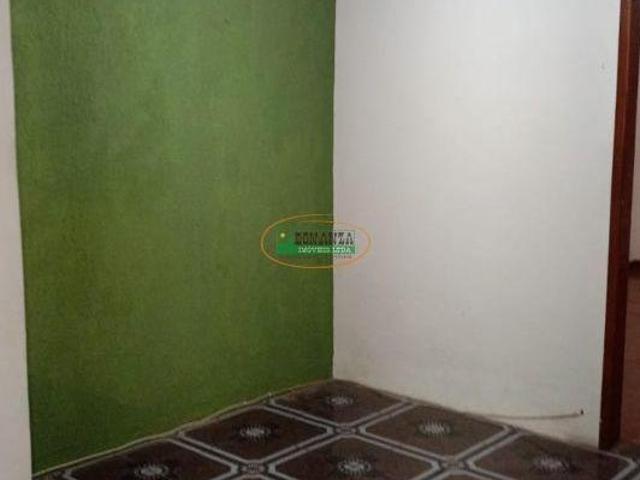 CASA COM PONTO COMERCIAL À VENDA