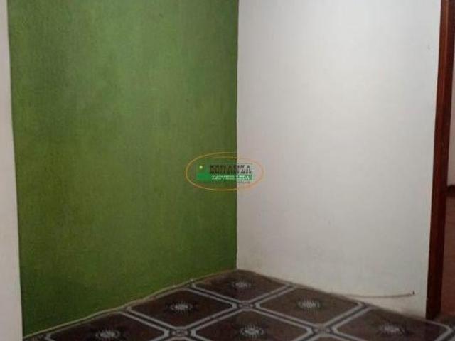 CASA COM PONTO COMERCIAL À VENDA