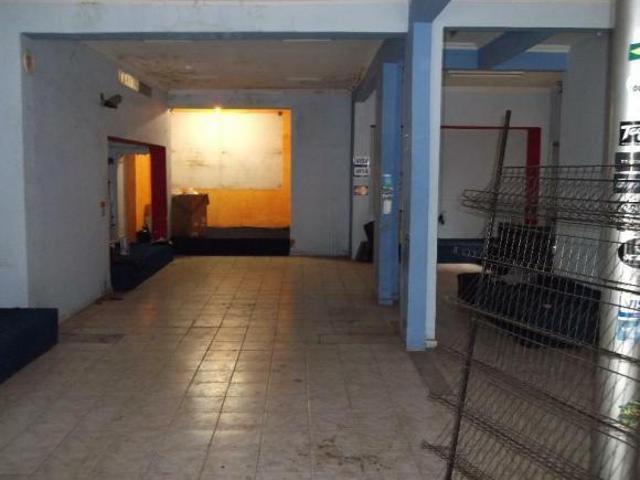 Casa com ponto comercial a venda e locacao no Centro de Aracatuba com 4 dormitorios