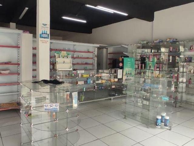 Casa com ponto comercial a venda em Ribeirão das Neves, bairro Sevilha A