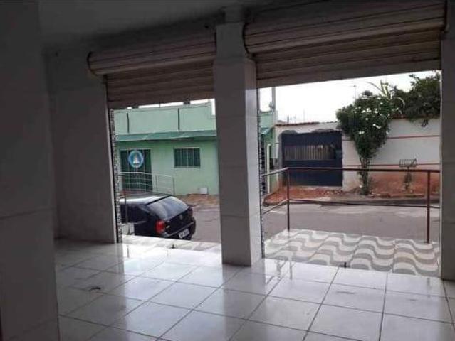 Casa com ponto comercial em Morada nova Anápolis
