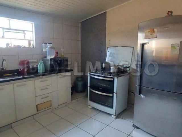 Casa com ponto comercial próximo ao centro!
