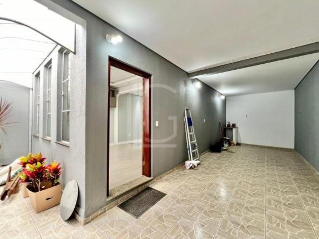CASA COM PLANEJADOS À VENDA EM ITAPETININGA SP