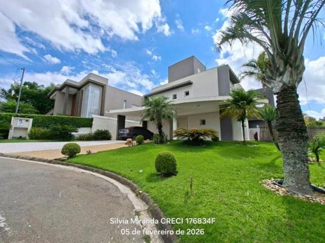 Casa com projeto arrojado e ambientes integrados. Sauna e piscina! Condomínio Reserva Santa Maria