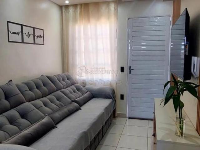 Casa com projeto de ampliação, condominio com portaria 24h e área de lazer