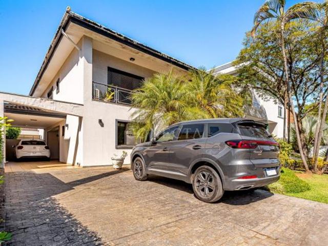 Casa com preço de oportunidade disponível para venda no Alphaville 06