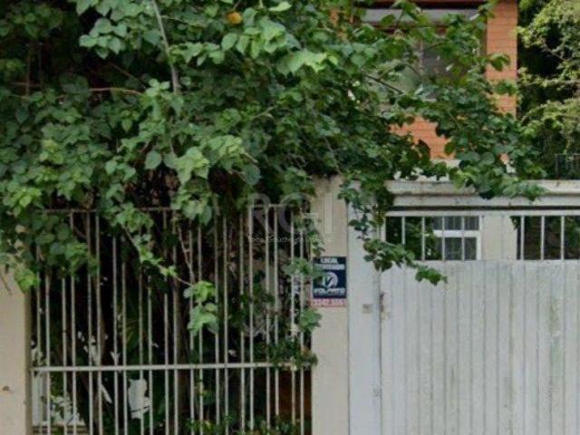 Casa com quatro 4 dormitórios, duas 2 vagas de garagem, no bairro Passo da Areia em Porto Alegr
