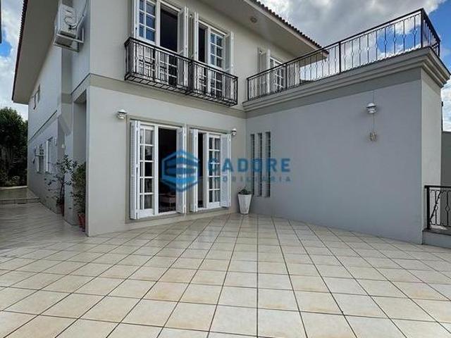 CASA COM QUATRO DORMITÓRIOS NO CINQUENTENÁRIO