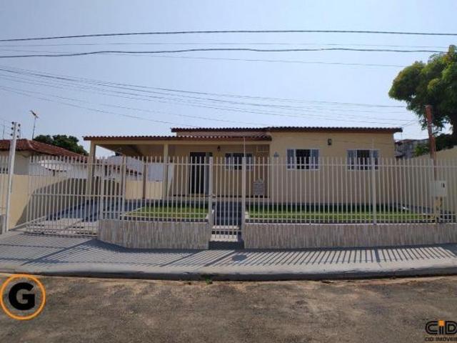 Casa com quatro quartos no Morada do Ouro