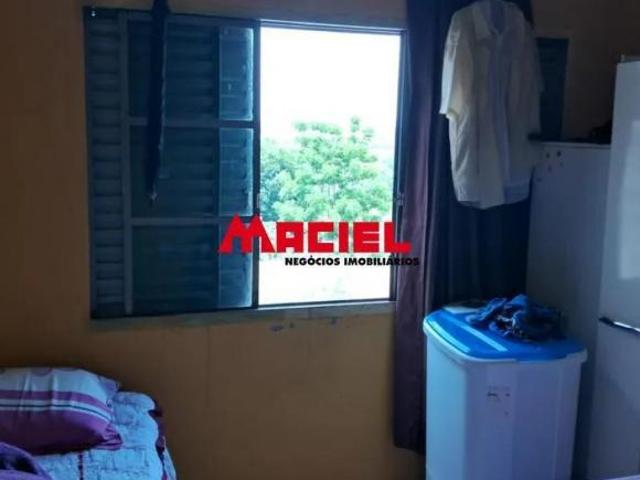 Casa com Quarto, Sala e Cozinha e banheiro à Venda, 117 m² por R$ 180,000 Casa para venda com 117 me