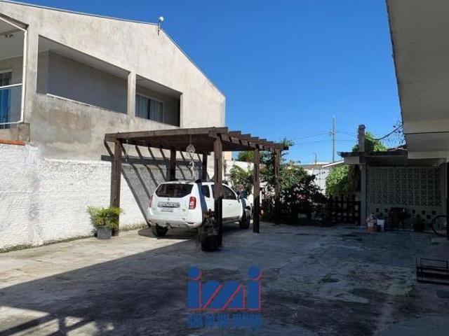 Casa com quitinetes para investimento de locação