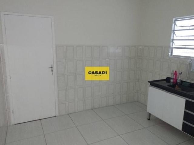 Casa com Quintal Amplo e Excelente Localização