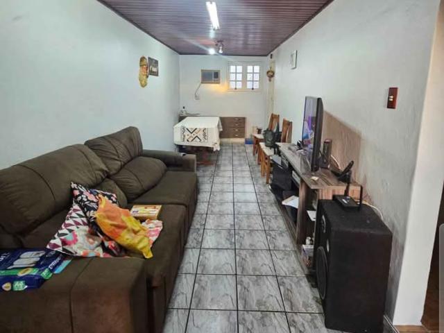 Casa com Quintal e Ar no Bairro Miguel de Castro Moreira