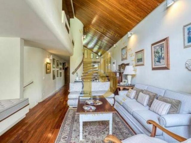 Casa com quintal e grande terreno, á venda, 1200m², 4 dormitórios, e 4 vagas, Alto da Boa Vista