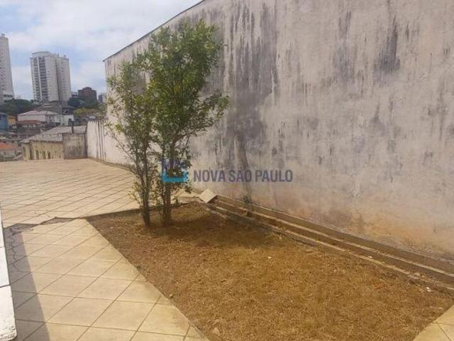 Casa com quintal gigante no bairro do Bosque da Saude