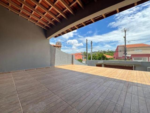 Casa com quintal grande, avalia permuta