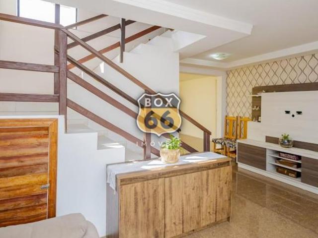Casa com quintal para venda de 4 quartos sendo 2 s