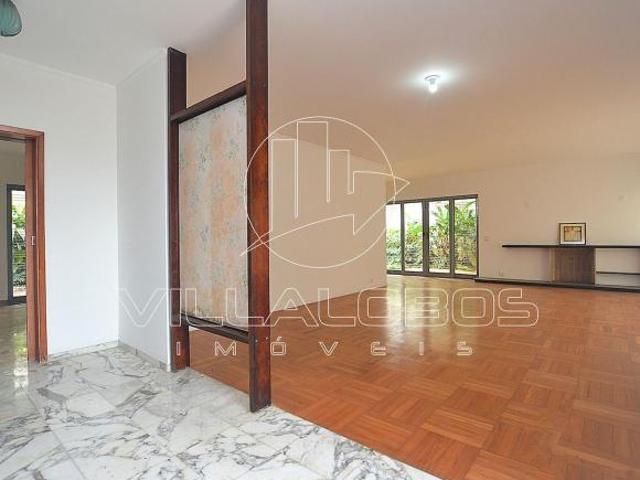 Casa com quintal próximo do metro Sumaré