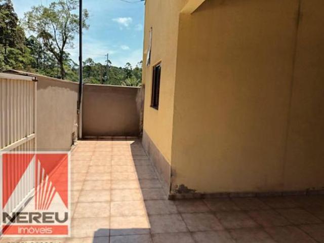 CASA COM QUINTAL PRÓXIMA DO CENTRO EM JUQUITIBA / SP