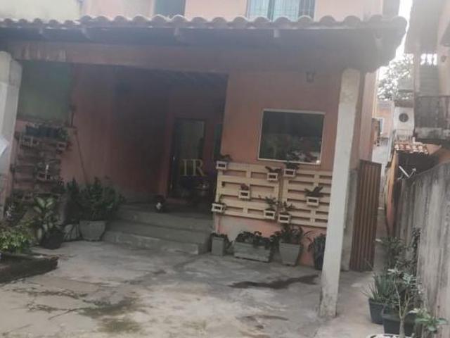 CASA COM QUINTAL 03 QTOS
