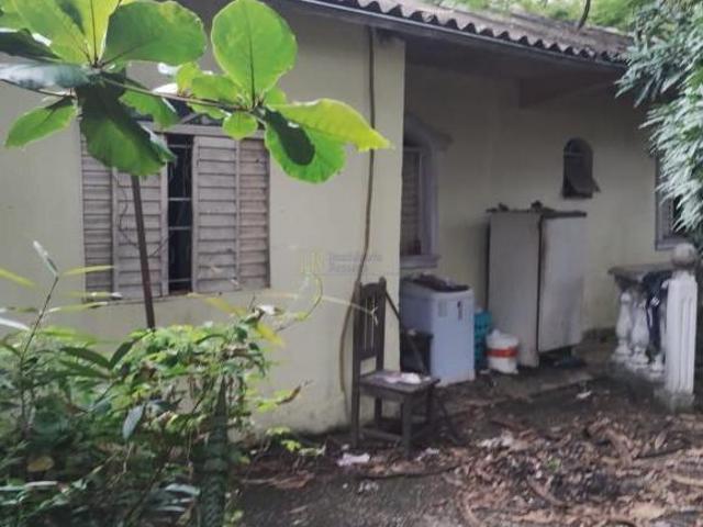 CASA COM QUINTAL