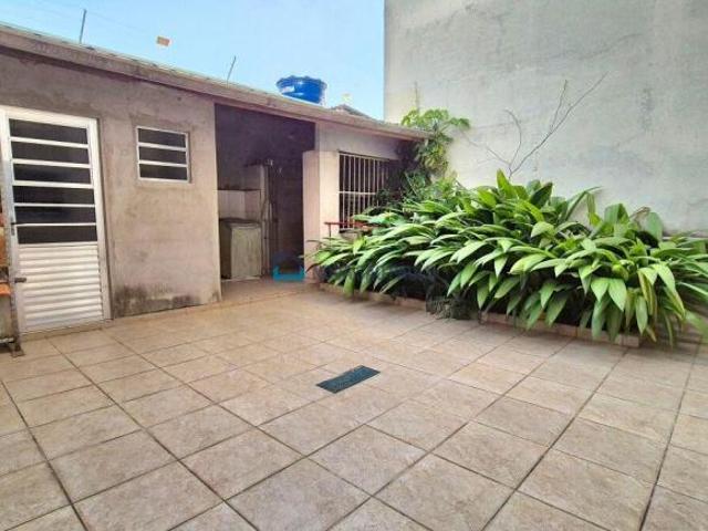 Casa com quintal, 3 dormitórios, 3 vagas próximo ao metrô São Judas e Saúde!