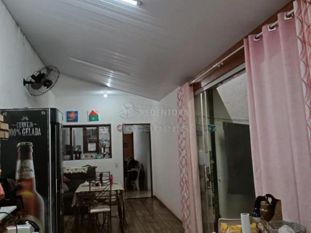 Casa com Salão 02 Dormitórios Jardim Leste