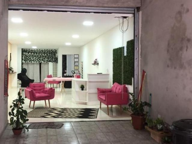 CASA COM SALÃO COMERCIAL A VENDA