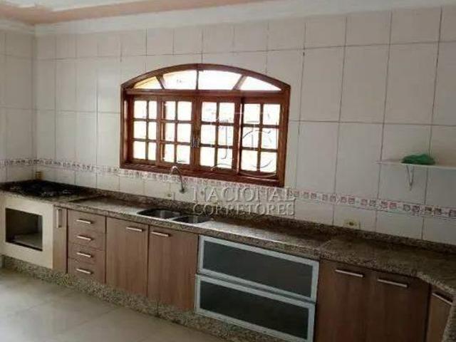 Casa com salão comercial a venda no bairro Vila Suíça em Santo André. Sendo 540 m² de área construíd