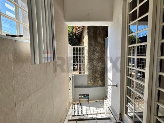 Casa com salão comercial à venda no centro de Mogi Mirim SP por R$ 460.000,00