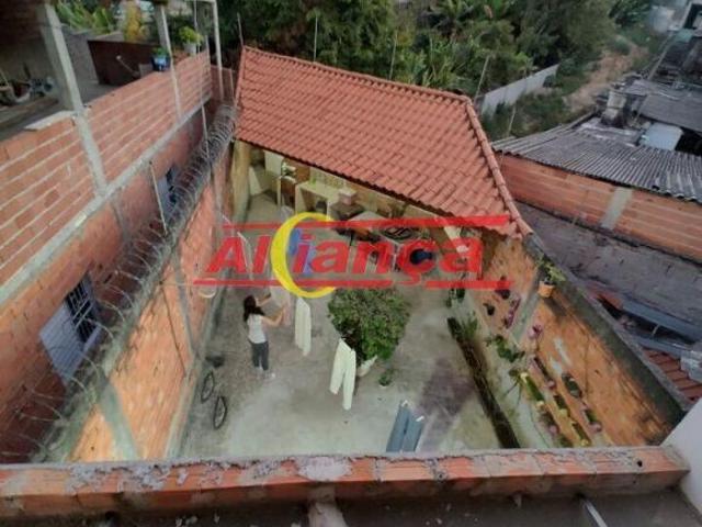 Casa com salão grande no parque Primavera