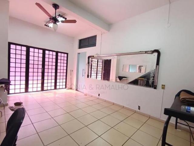 Casa com salão para Locação e Venda no Bairro Jardim Castelo Branco em Ribeirão Preto/SP