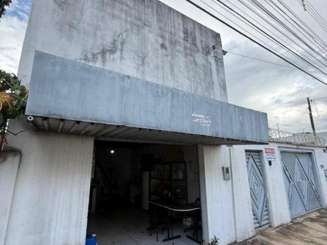 CASA COM SALA COMERCIAL E BARRACÃO À VENDA GOIÂNIA/GO