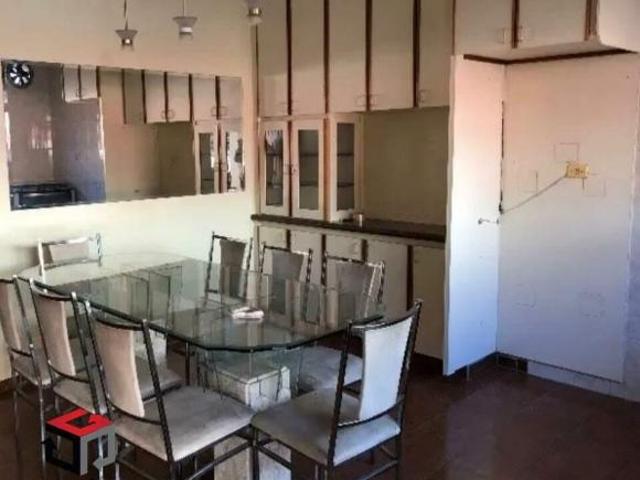 Casa com salao comercial