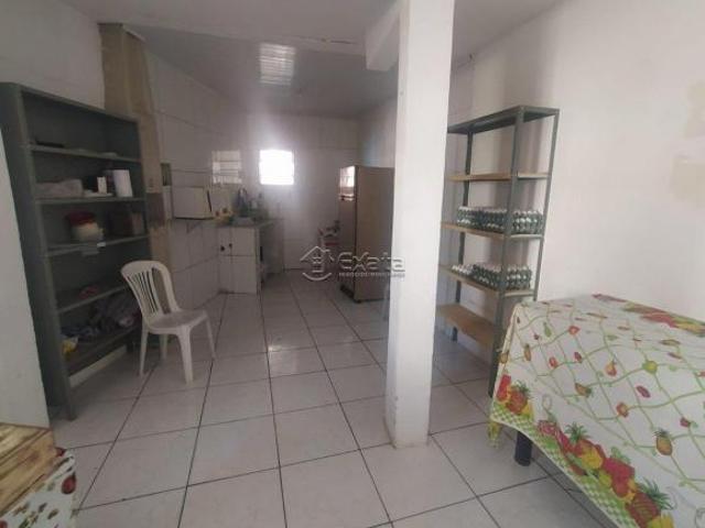 Casa com salao comercial no Bairro dos Morros