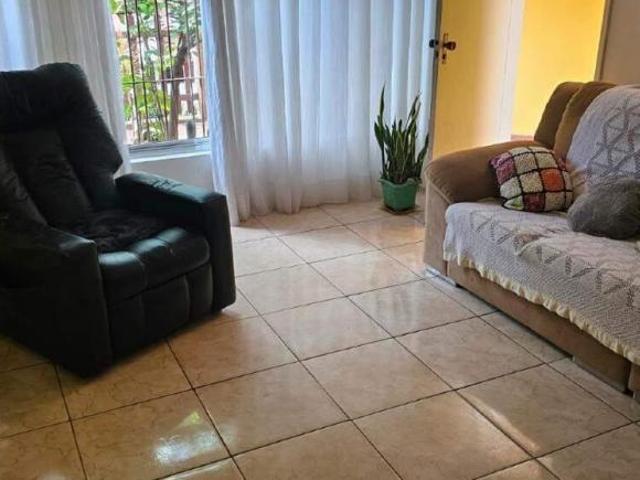 Casa com sobrado nos fundos à venda no bairro Assunção, em São Bernardo do Campo, com amplo terreno