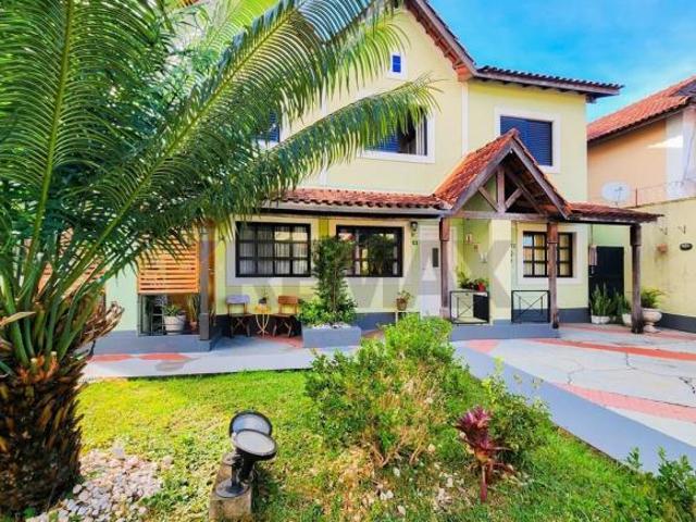 Casa com Sótão Versátil e Lazer Privativo no Villagio Verde II Vista Verde