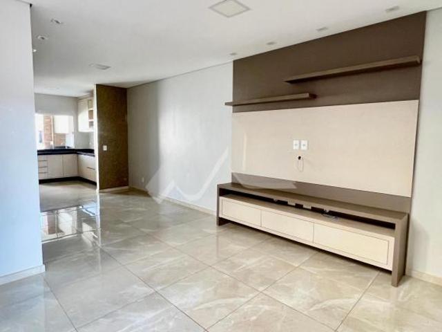 Casa com suíte e móveis planejados no Loteamento Dullius