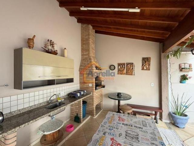 CASA COM SUÍTE E ÀREA DE LAZER À VENDA NA SANTA CRUZ MOGI MIRIM/SP